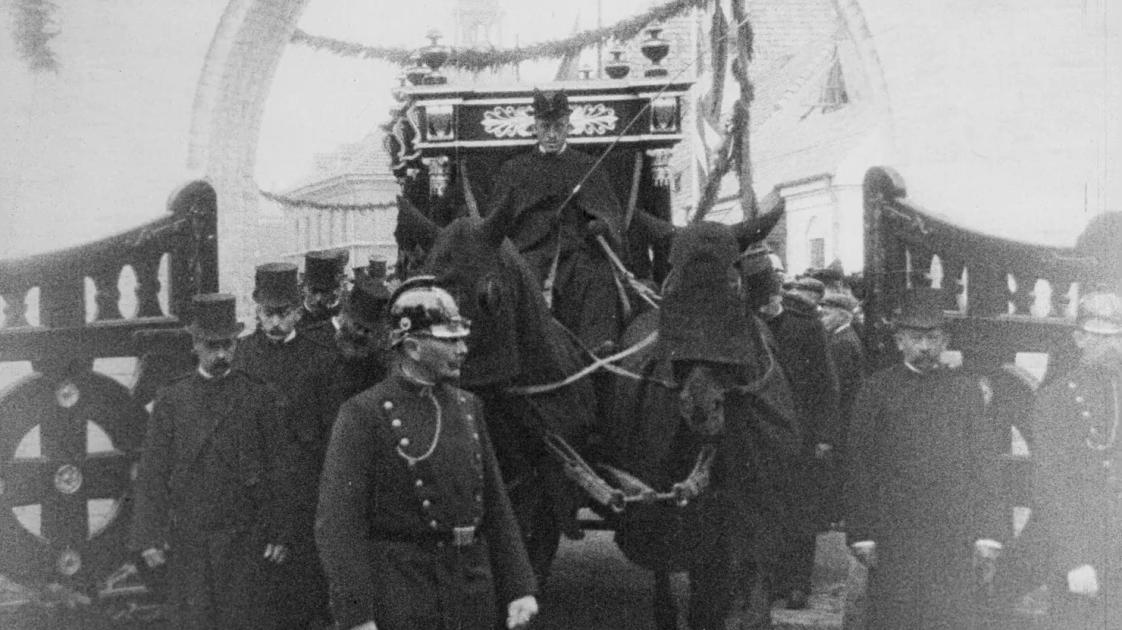 Begravelse i Svendborg. Brockenhuus-Schack | Danmark på Film